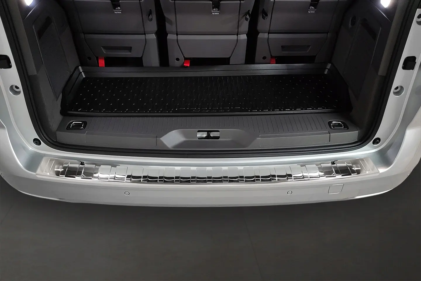 Bakfangerbeskytter Silver Mirror VW T7 Multivan 2021 -> | Geparden.no