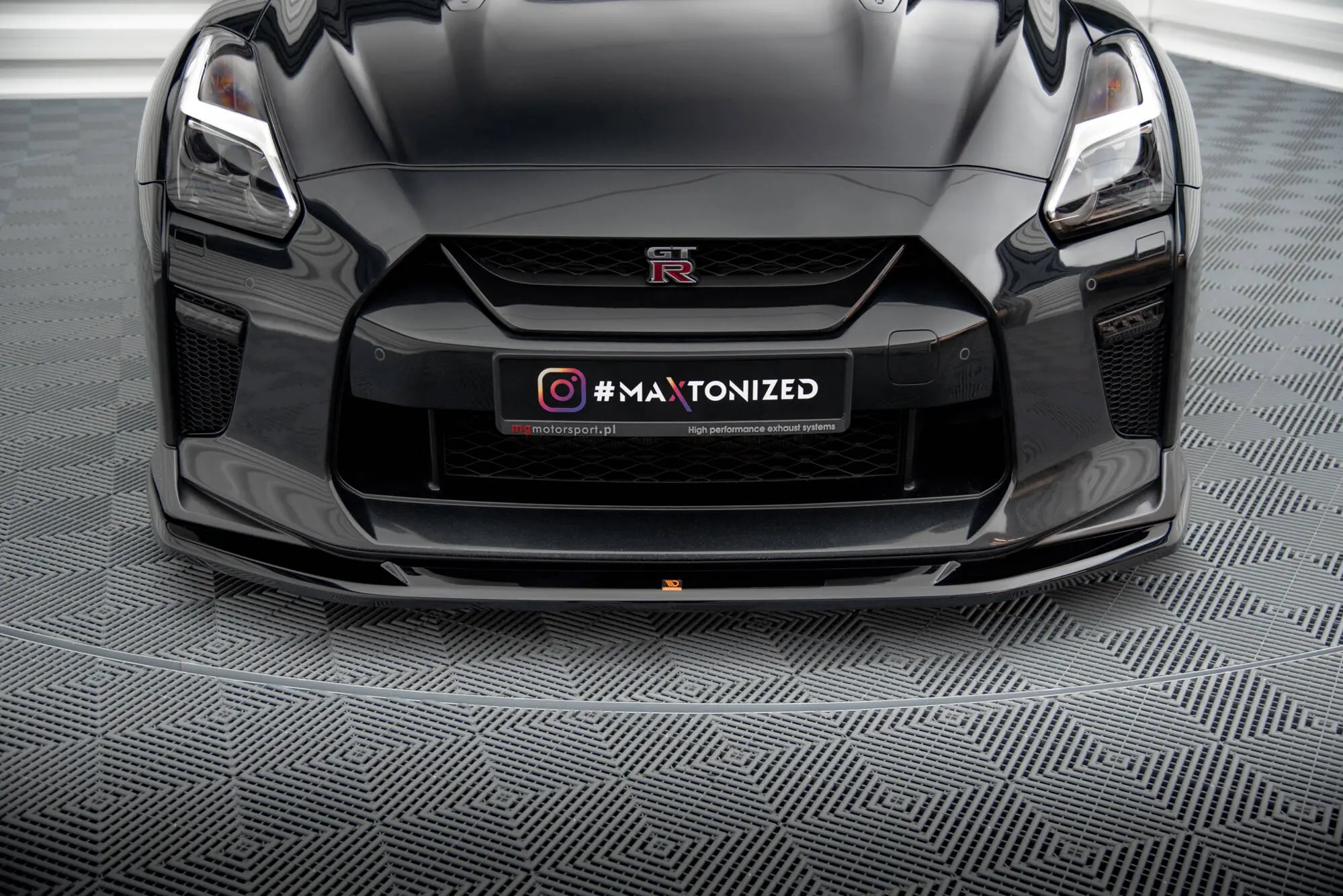 Frontspoiler Nissan GTR R35 facelift 2016 - 2022 | V.1 Glossy Black ...