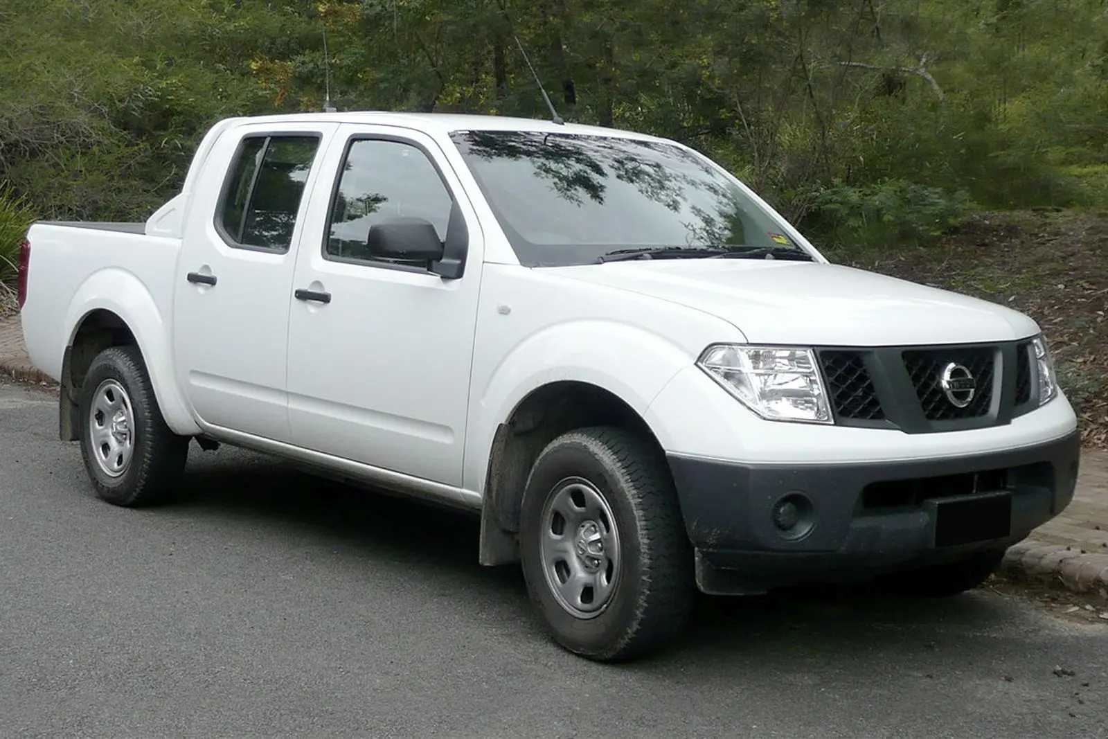 Skvettlapper Nissan Navara III (D40) 2005 - 2015 / FORD RANGER 2006 ...